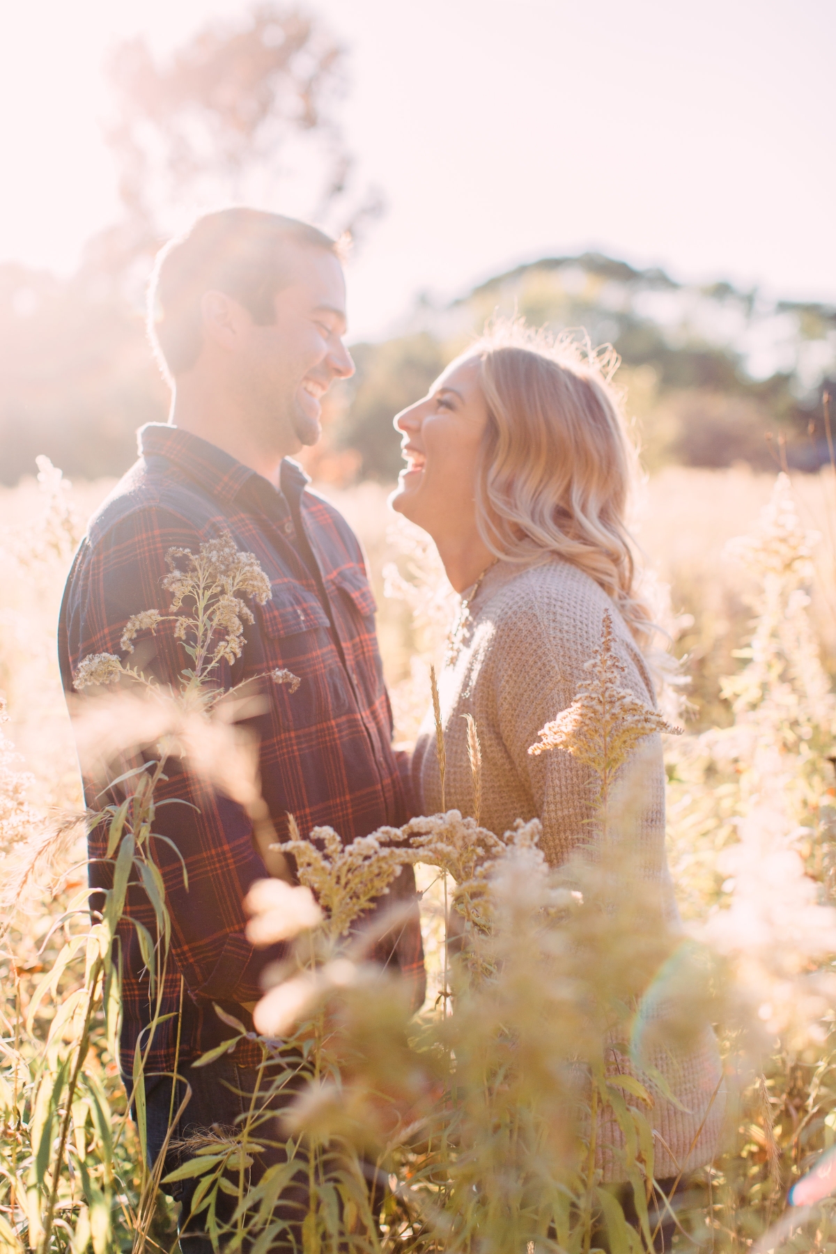 Autumn Engagement Session in Wheaton – Lakeshore in Love
