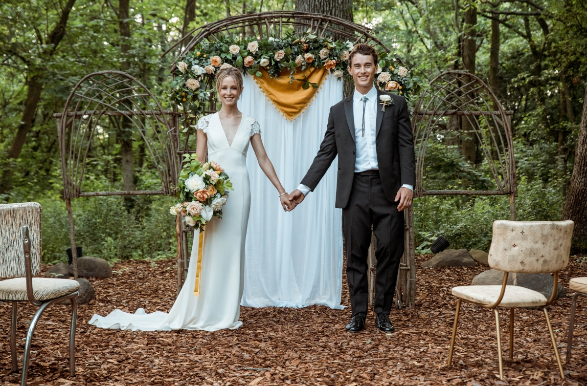 Meet Elise + Ian Healy of Glass & Grain Photography – Lakeshore in Love