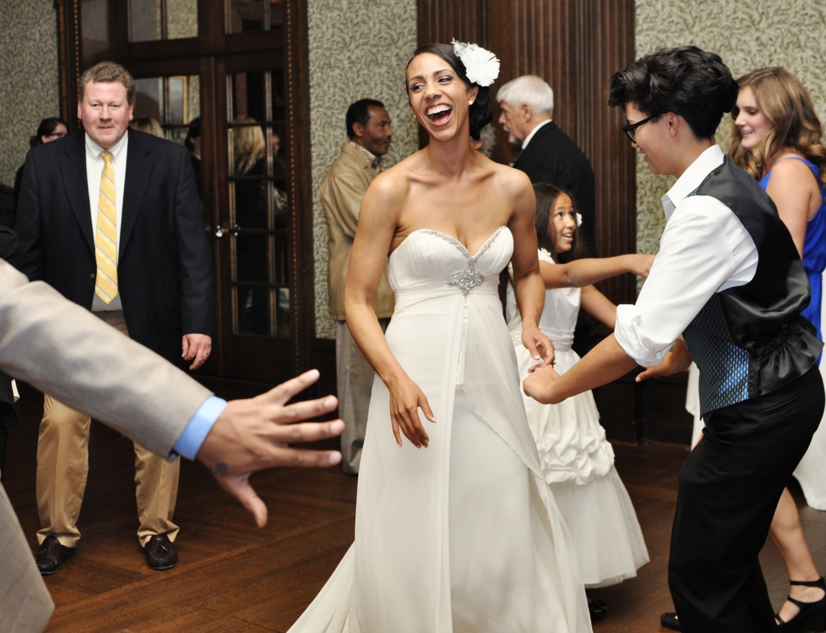Meet Elise + Ian Healy of Glass & Grain Photography – Lakeshore in Love